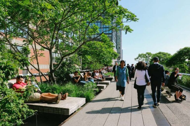 NYC: Chelsea & High Line Tour with Optional Edge Entry