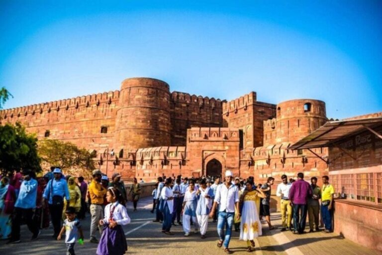 Agra: Taj Mahal and Agra Fort Skip-the-Line tickets & guide
