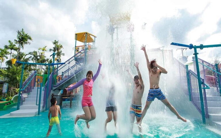 Siam Amazing Park Entry Ticket with Buffet Lunch (NON THAI)