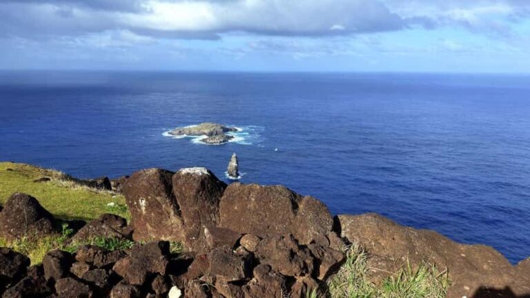 Ahu Vinapu, Rano Kao and Orongo City Half-Day Tour