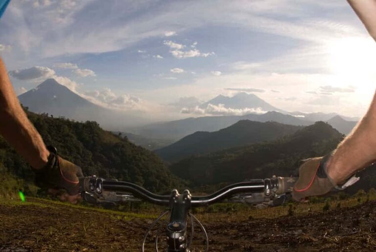 Antigua Guatemala: Half-Day Mountain Bike Tour with Guide