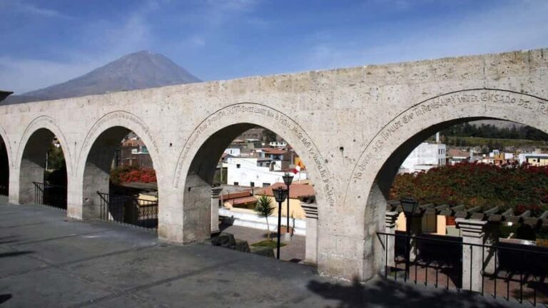 Arequipa: Half Day Private Walking Tour + Santa Catalina Monastery