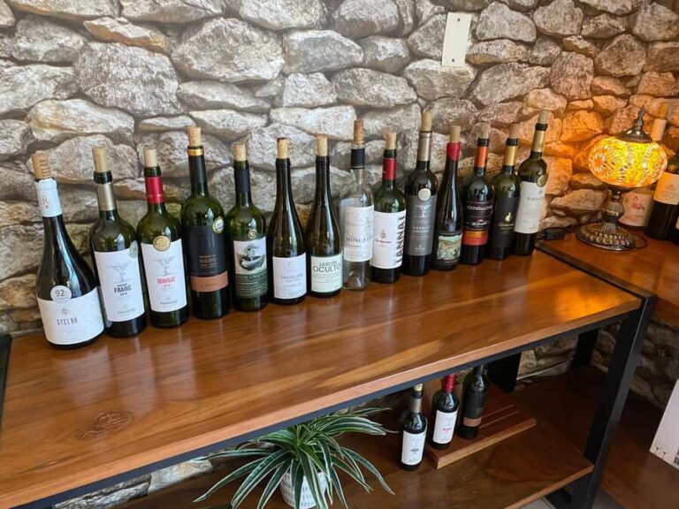 Bolivia: Bolivian Wine Tasting with Charcuterie Board