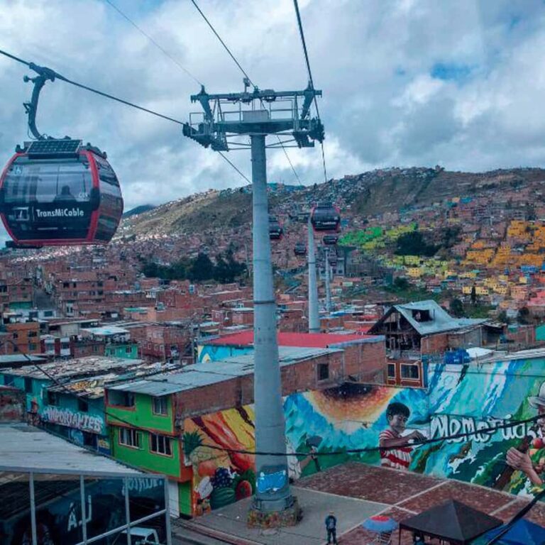 Ciudad Bolívar & Paraíso Transmicable Social Art Tour