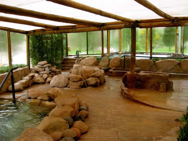 From Mendoza: Premium Spa Day at the Cacheuta Hot Springs