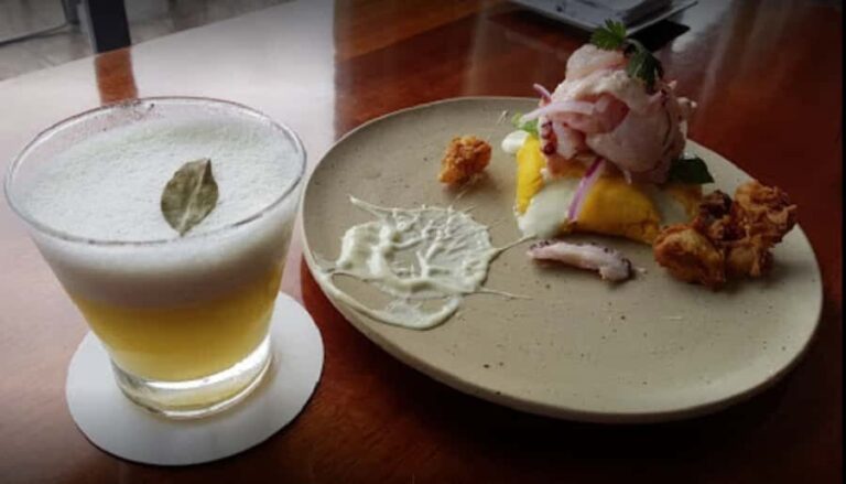 Lima: Demo Cooking Class with Lunch at Cala Restaurant