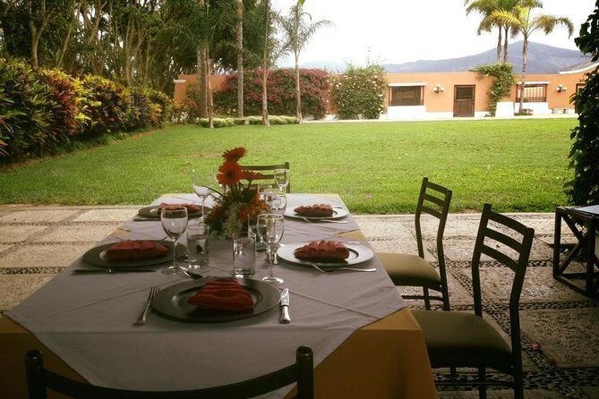 Lima: Premium Peruvian Horse Show with Lunch & Transfers