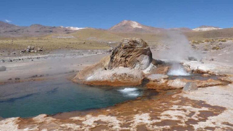 San Pedro de Atacama: Tatio Geysers and Machuca Tour