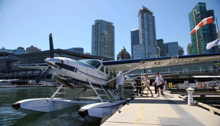 Vancouver: Coastal Mountain Scenic Flight Experience